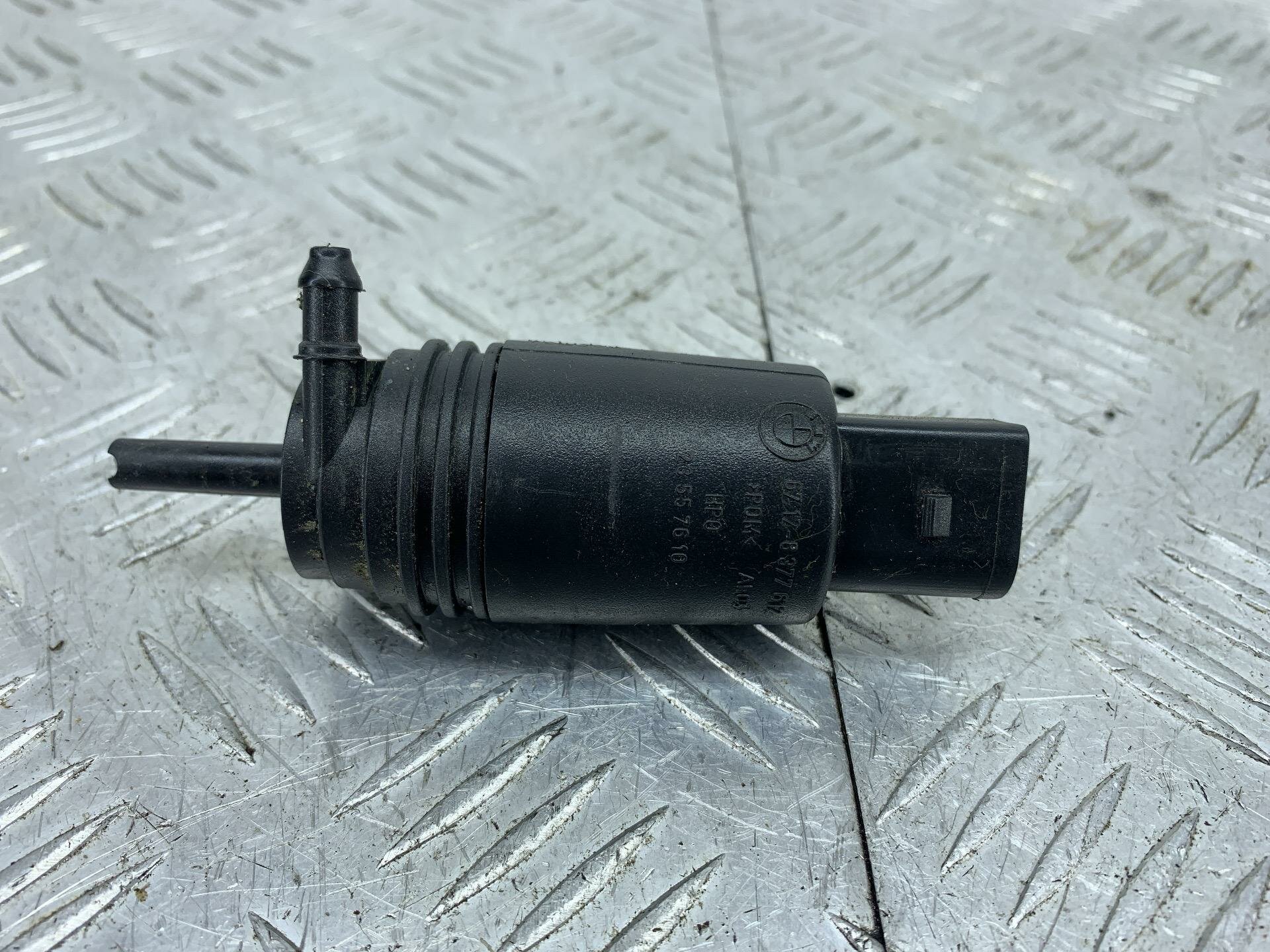 Насос (моторчик) омывателя стекла BMW 5 E60/E61 (2002 - 2007) 67128377612