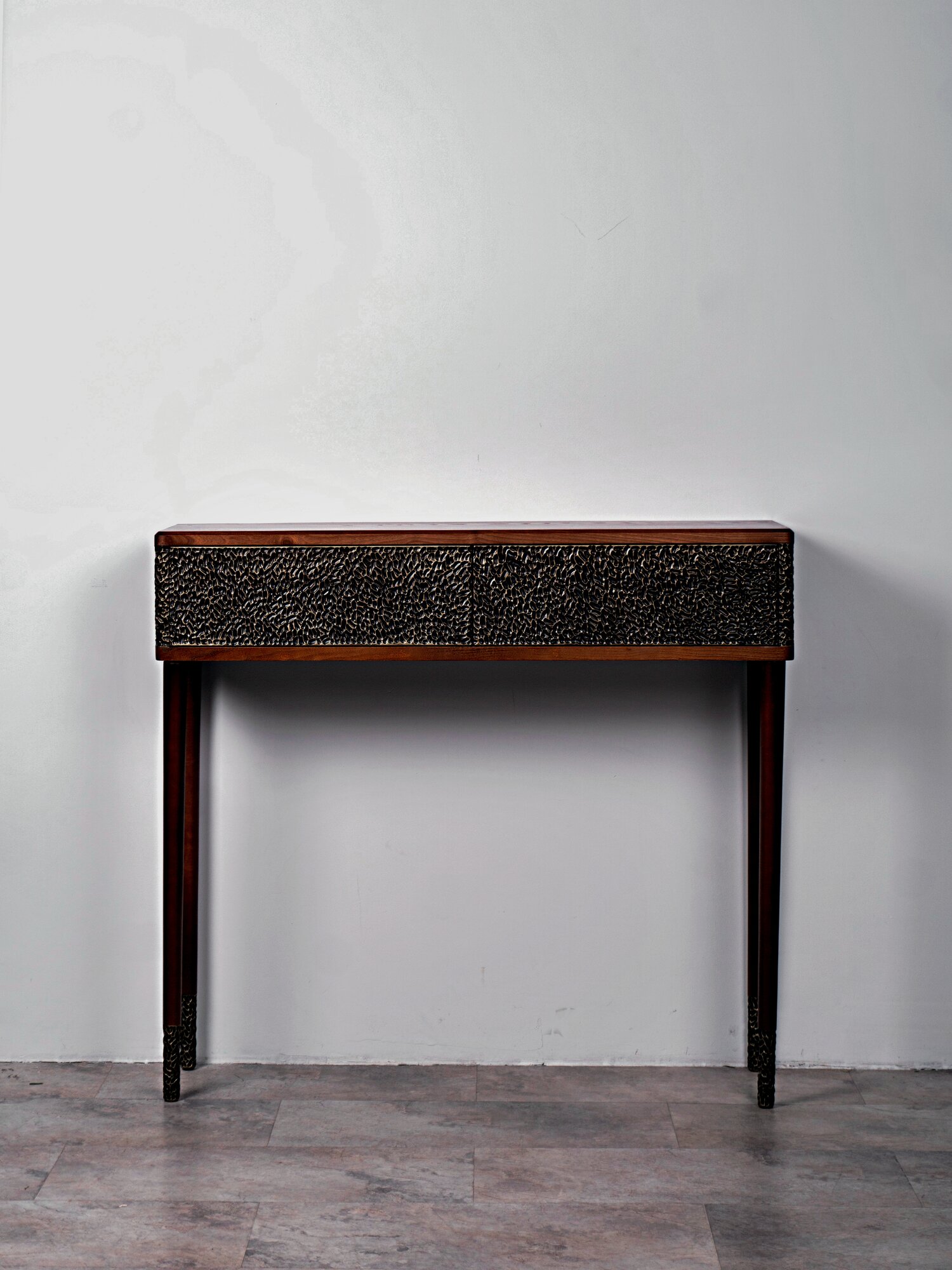 Тумба длина 100 см, консоль напольная в прихожую, дизайнерская, из массива ясеня, карагача, дуба, авторский дизайн, два ящика