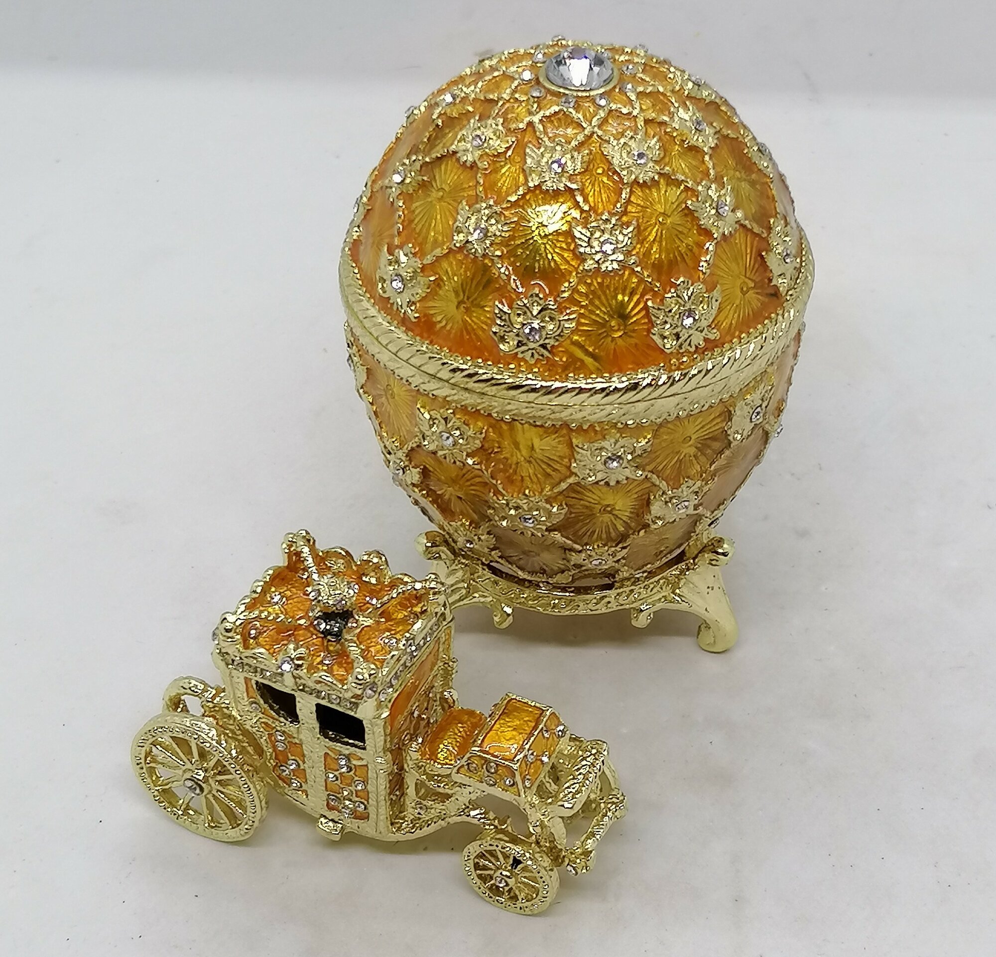 Яйцо Фаберже Коронационное, с каретой золотое, 10 см