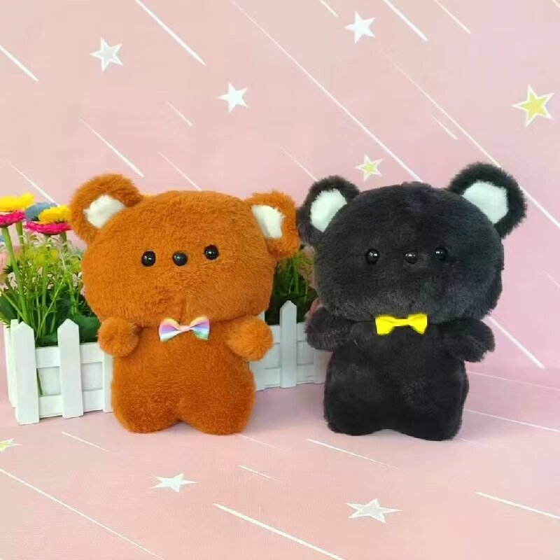 Мягкие плюшевые игрушки, в том числе куклы Sanrio, Губка Боб Квадратные Штаны и многое другое. Фигурка стоящей коалы, длина 22 см, 1 штука (вариант случайный).