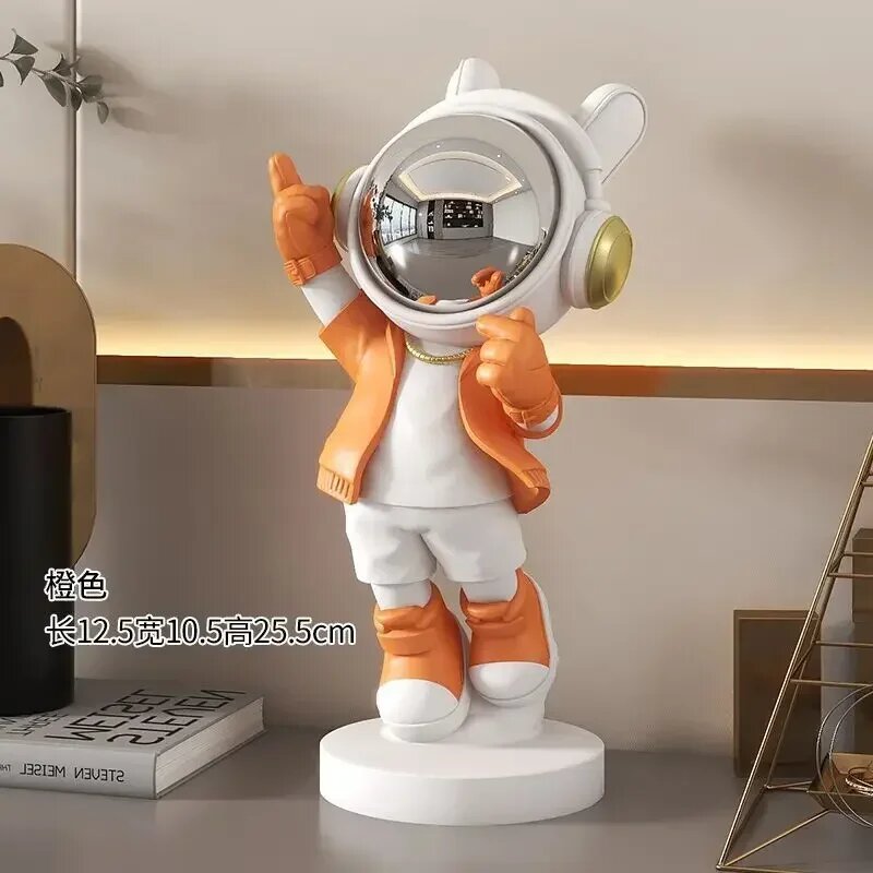 Современный астронавт из смолы Orange