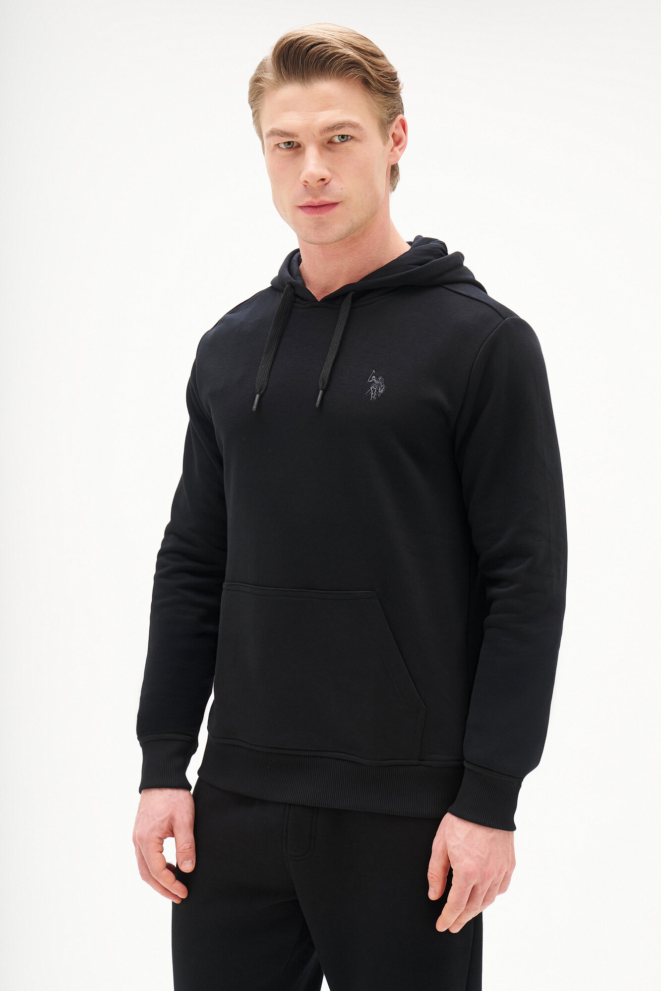 Толстовка спортивная