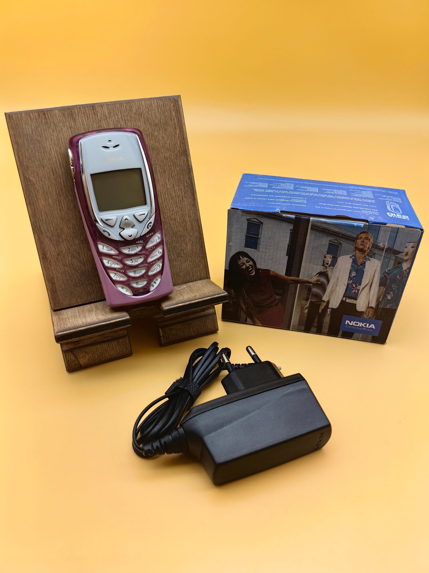 Мобильный кнопочный телефон Nokia 8310, Розовый