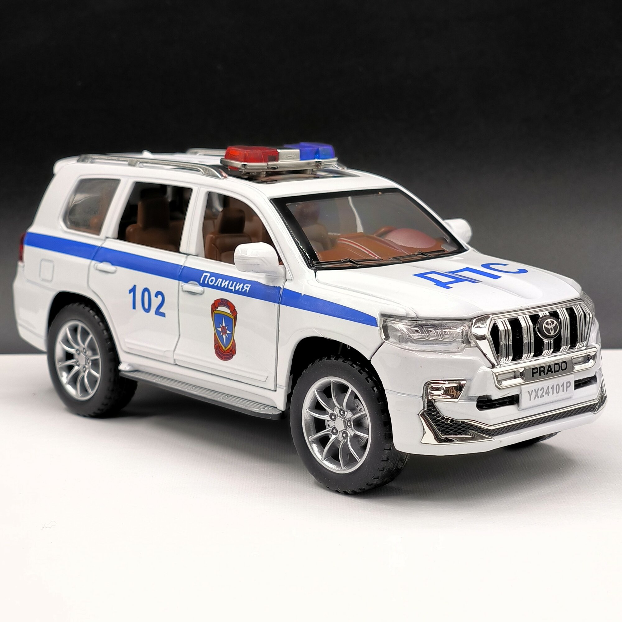 Машинка металлическая Toyota Land Cruiser Prado 150 "ДПС" Свет/Звук/Инерционный механизм. Масштаб 1:24