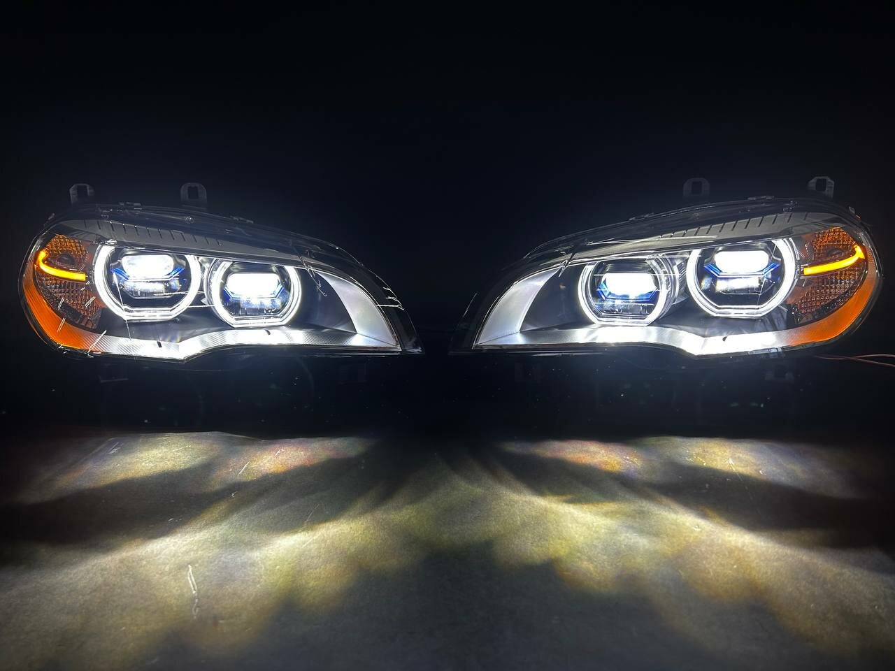 Передние фары на BMW X5 E70 LED