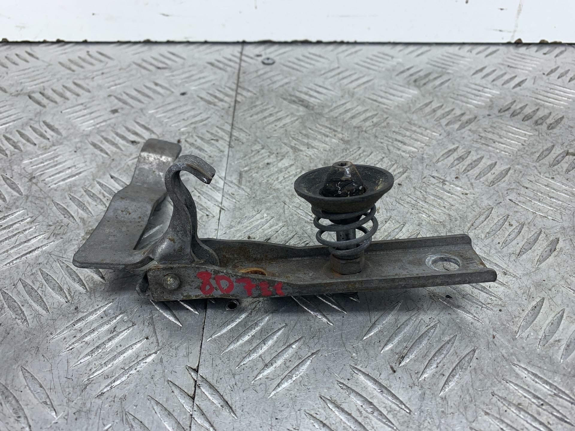 Замок капота Mercedes-Benz Sprinter W906 (2006 - 2014) A9067500350