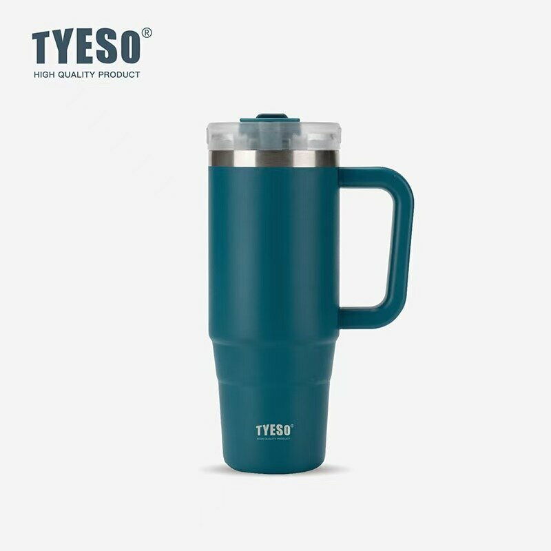 Термос TYESO Ice King большой емкости оснащен ручкой и трубочкой, что делает его идеальным для использования в автомобиле или других ситуациях. Он изготовлен из нержавеющей стали.
