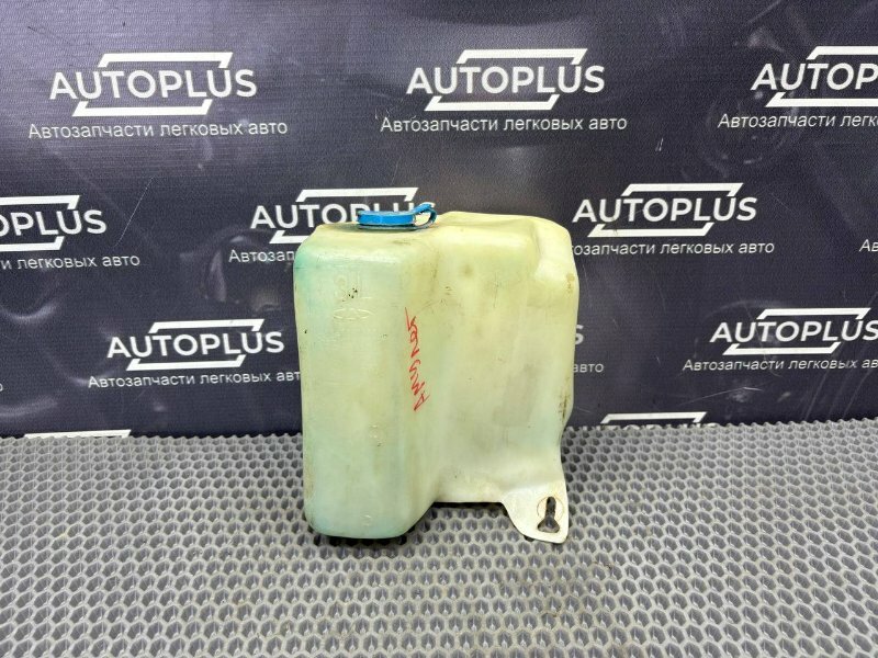 Бачок стеклоомывателя