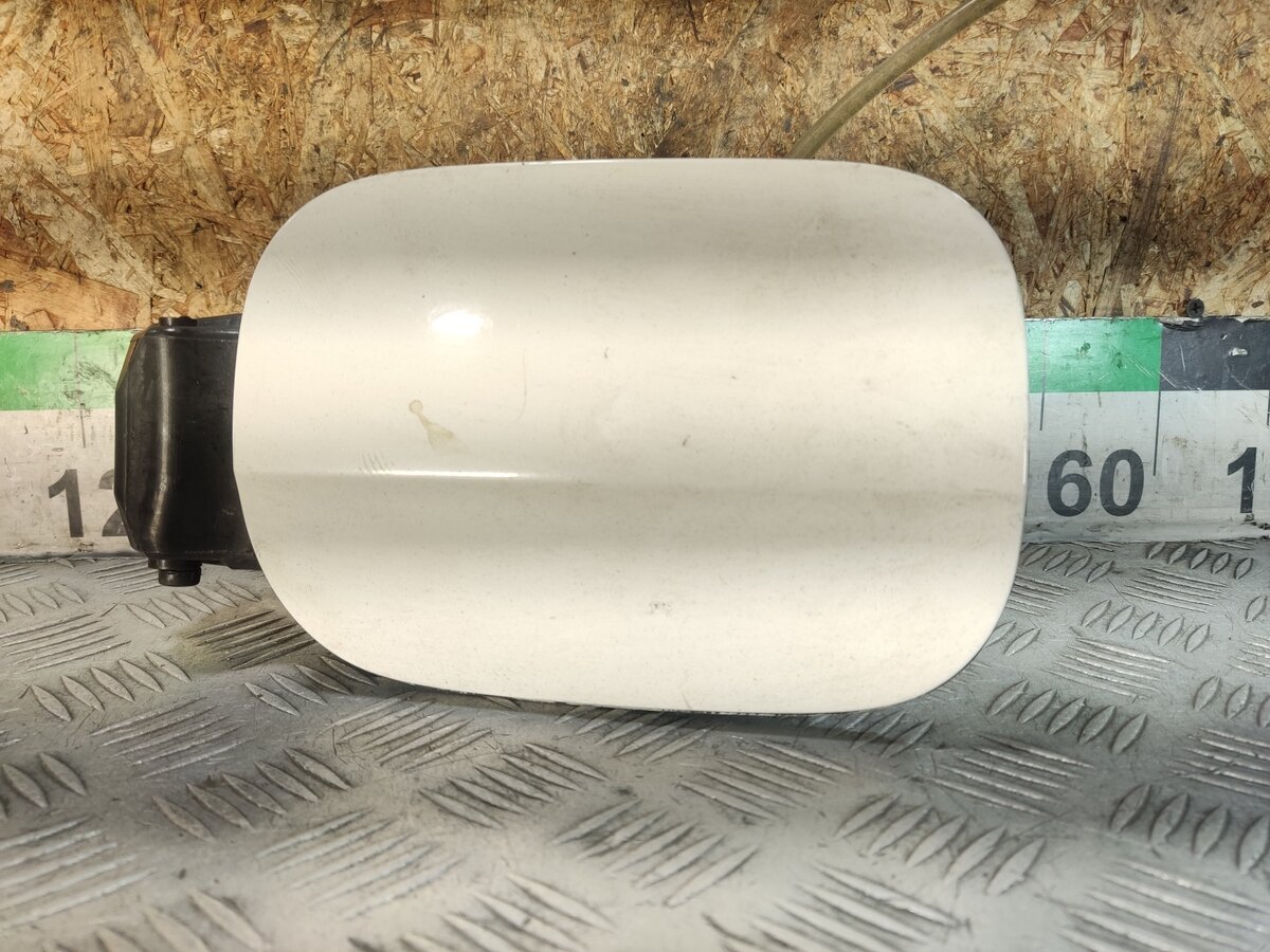 Лючок бензобака SKODA Octavia 2013-2020 5E0809702