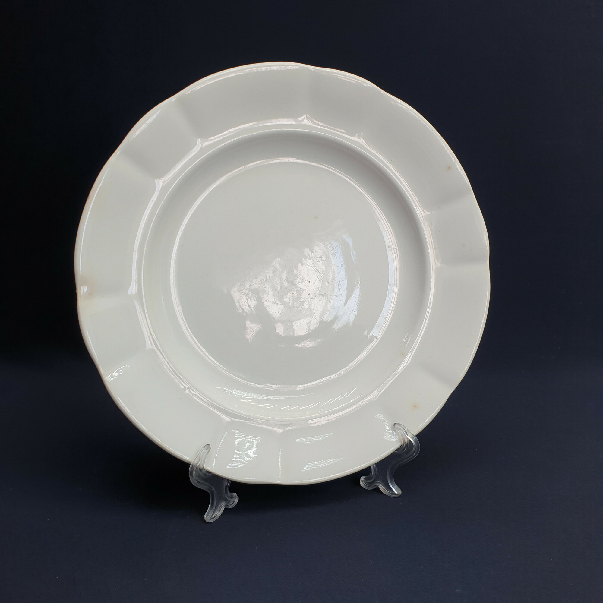 Столовая тарелка Т-ва М. С. Кузнецова, фарфор 245 мм, дефекты, антиквариат Россия до 1917 г.