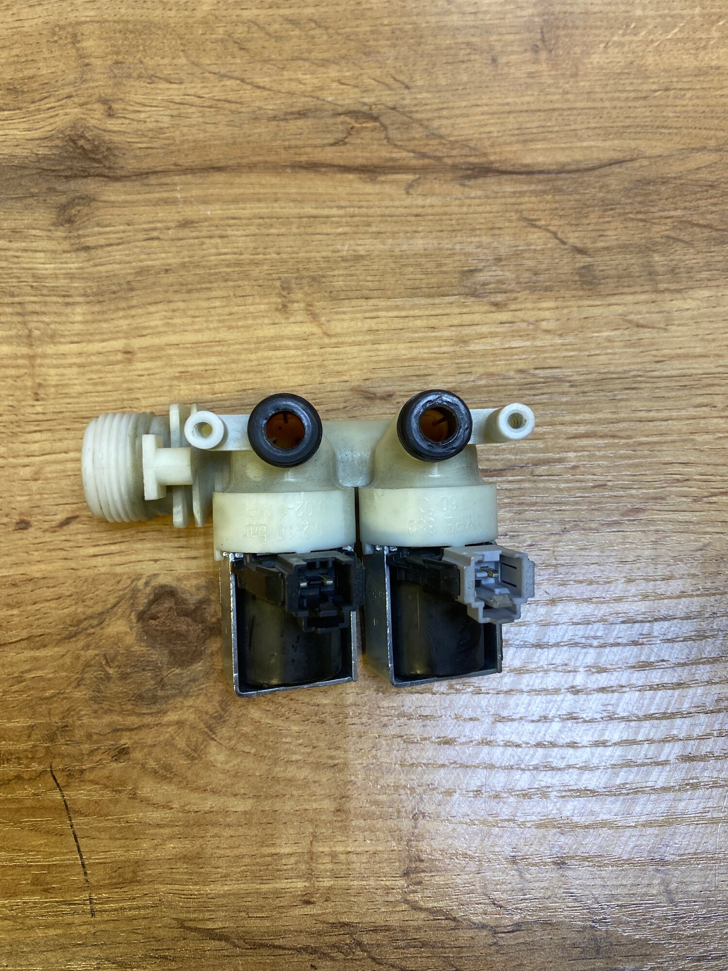 Клапан подачи воды для стиральной машины Indesit IWUD4085, оригинал, б/у