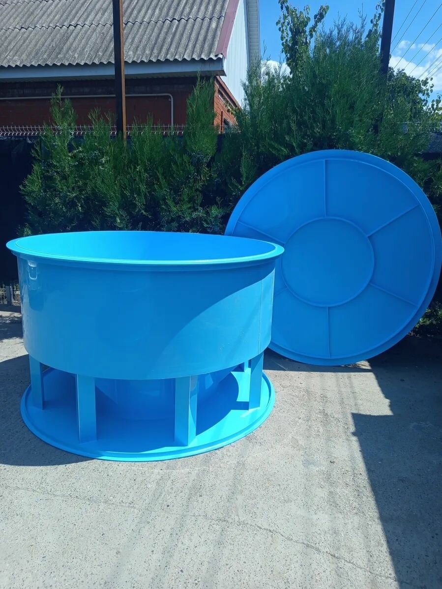Купель (200) с Сиденьем и крышкой "Рюмка", матерьял полипропилен, круглая, диаметр 200 см, высота 120 см вместимость 6-8 человека, цвет голубая. Матерьял полипропилен первичка.