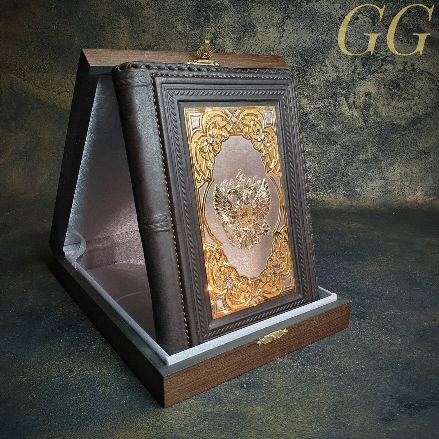 Ежедневник "Герб РФ" коричневый. г. Златоуст