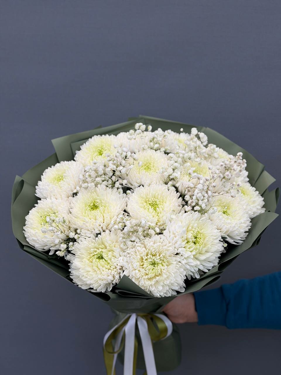 Букет wowflo "Магнум", хризантемы и гипсофила, белый, монобукет