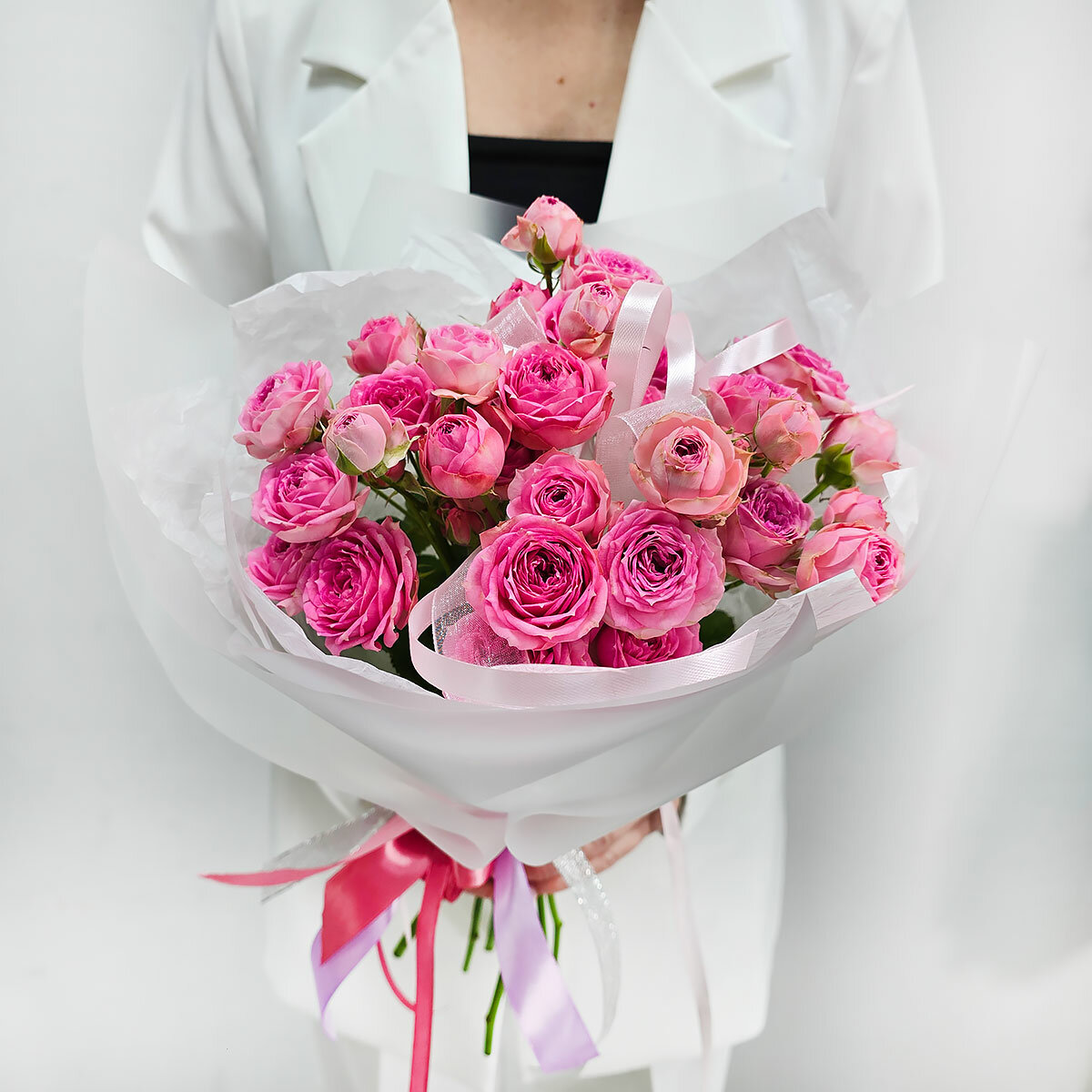 Монобукет "Малиновость 7" от Талисман Флора, кустовые пионовидные розы, розовый