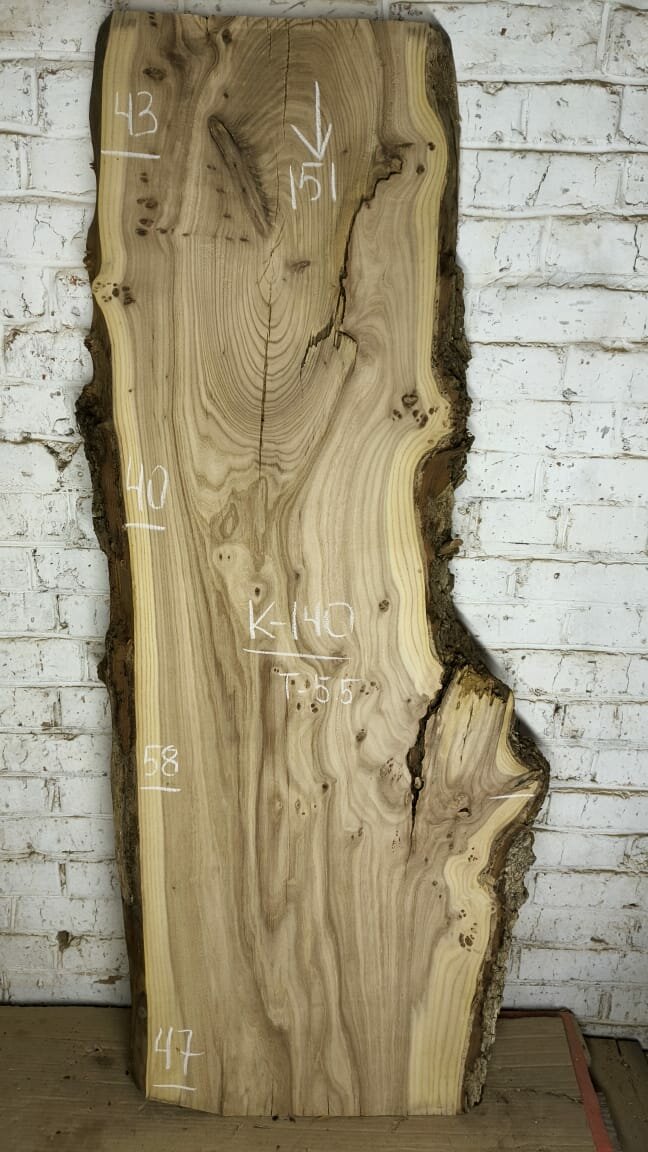 Слэб дерева Карагач К 140, выровнен в плоскости, влажность 8-10%