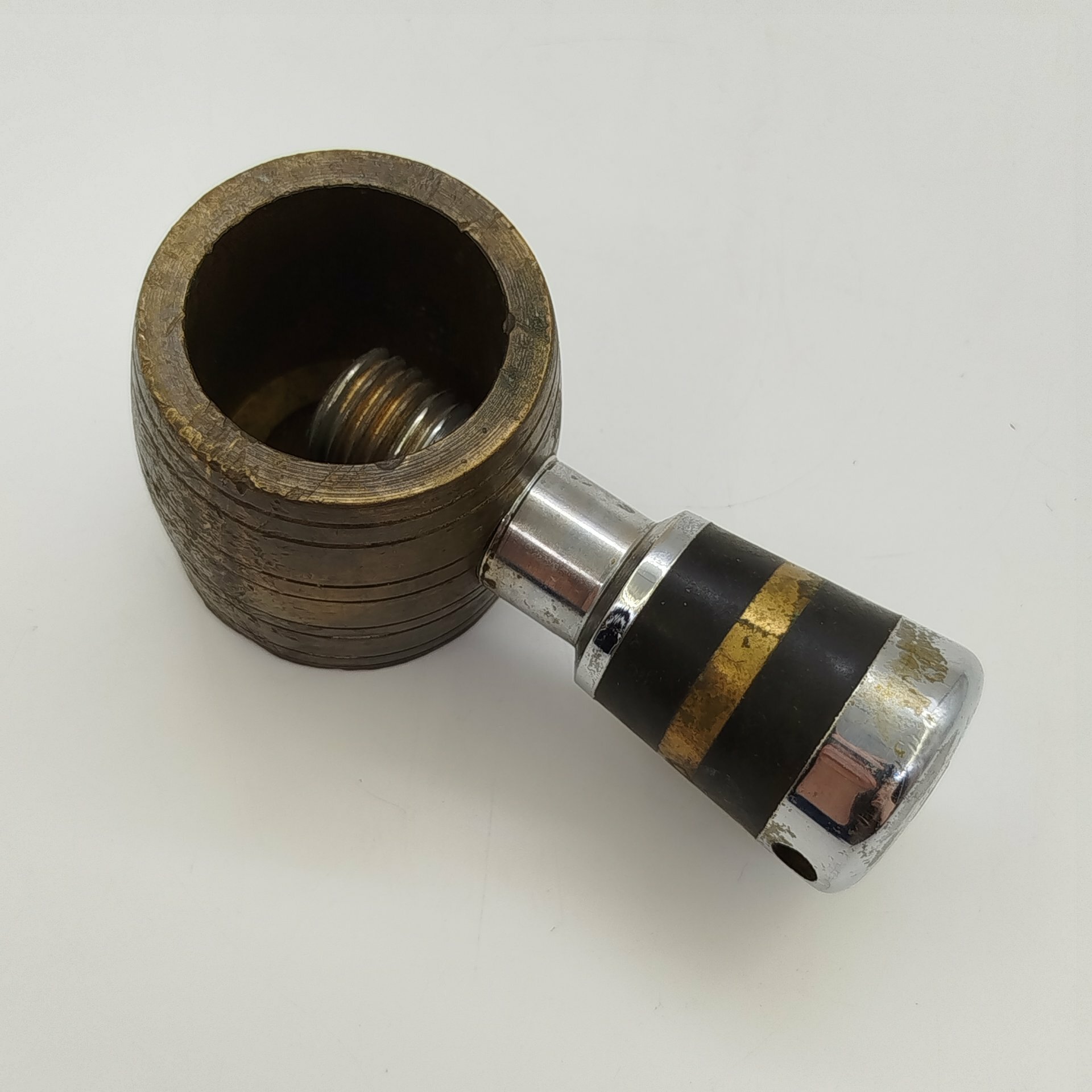 Орехокол для грецких орехов в виде бочонка, металл, СССР, 1960-1980 гг.