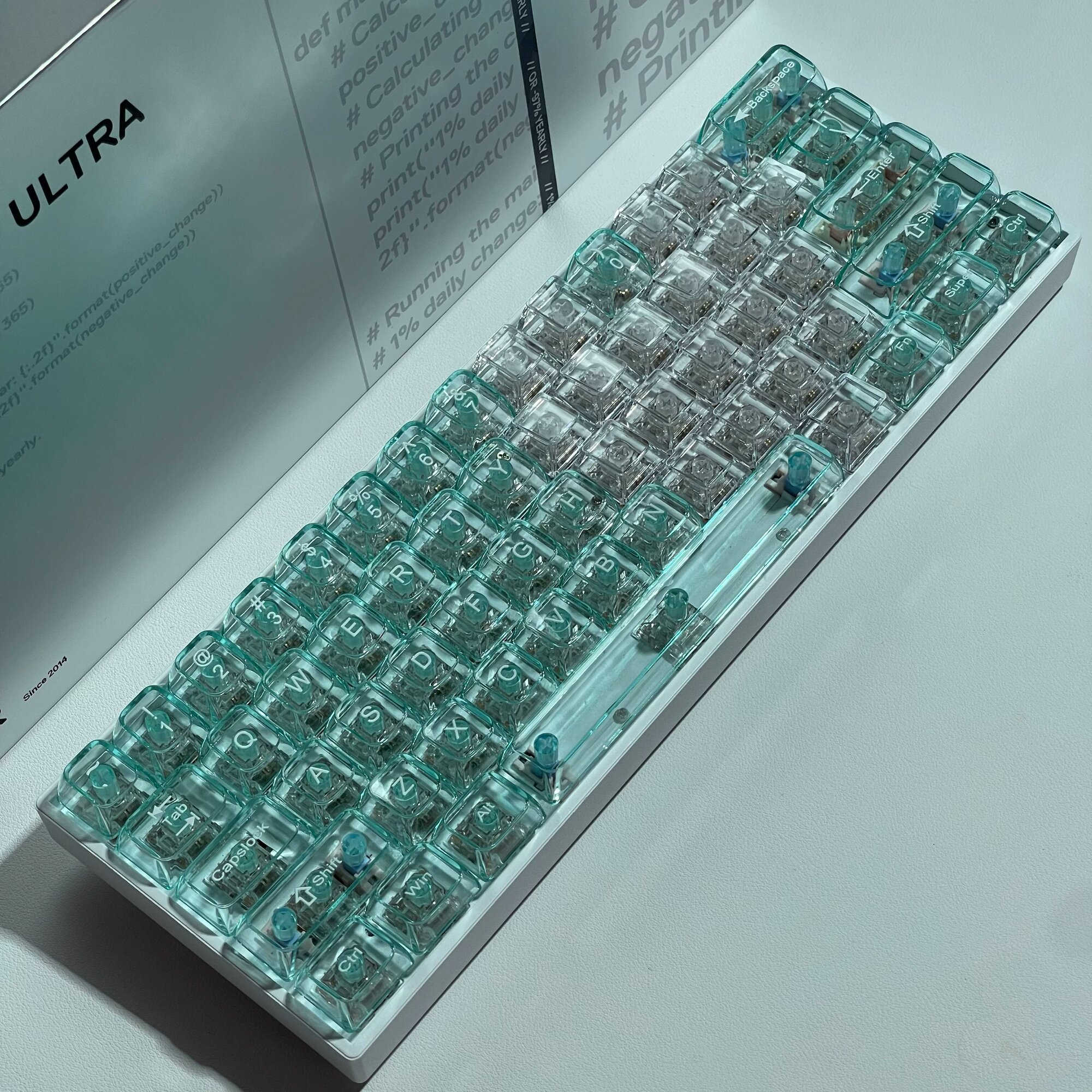 Только эта зеленая кристальная кейкап-накладка на клавишу, кейкапы 60HE 80HE made68 little bee ez63 heart. Бирюзовые