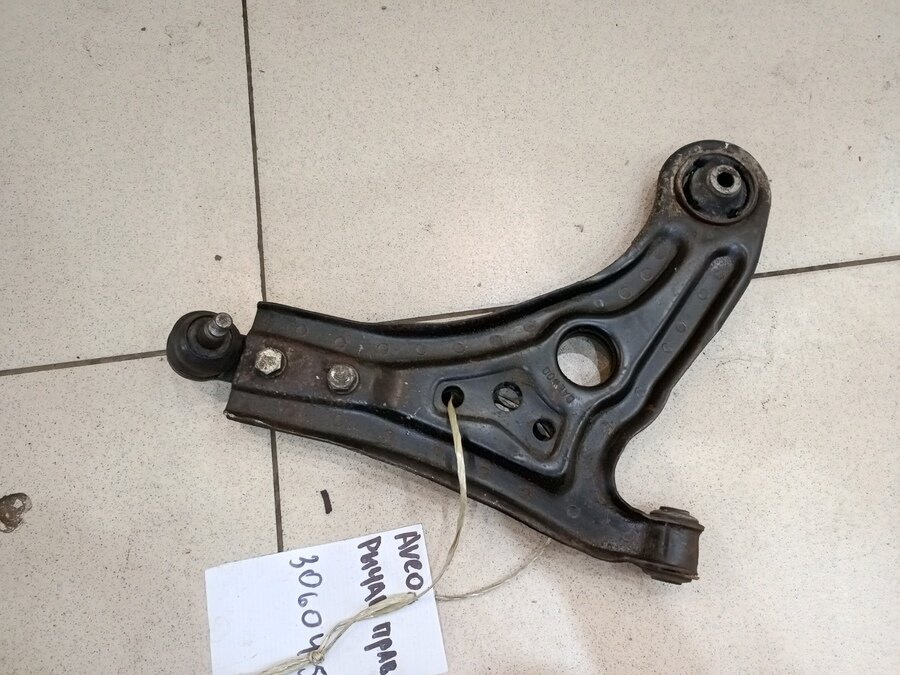 Рычаг передний поперечный нижний правый от Chevrolet Aveo T250 2005-2011