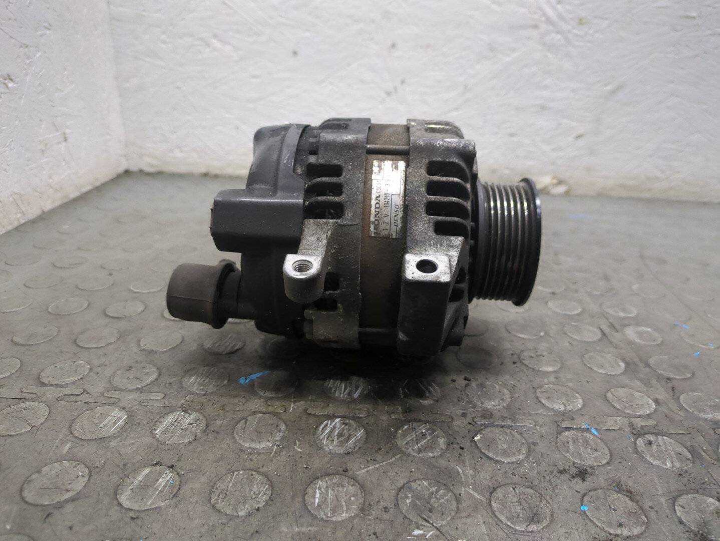 Генератор Honda FRV Б/У