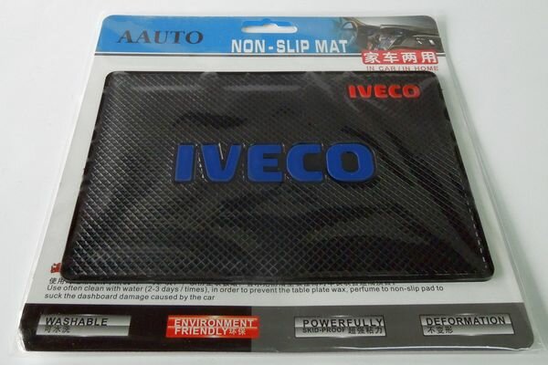 Коврик на панель приборов противоскользящий Iveco 12,5х19см******