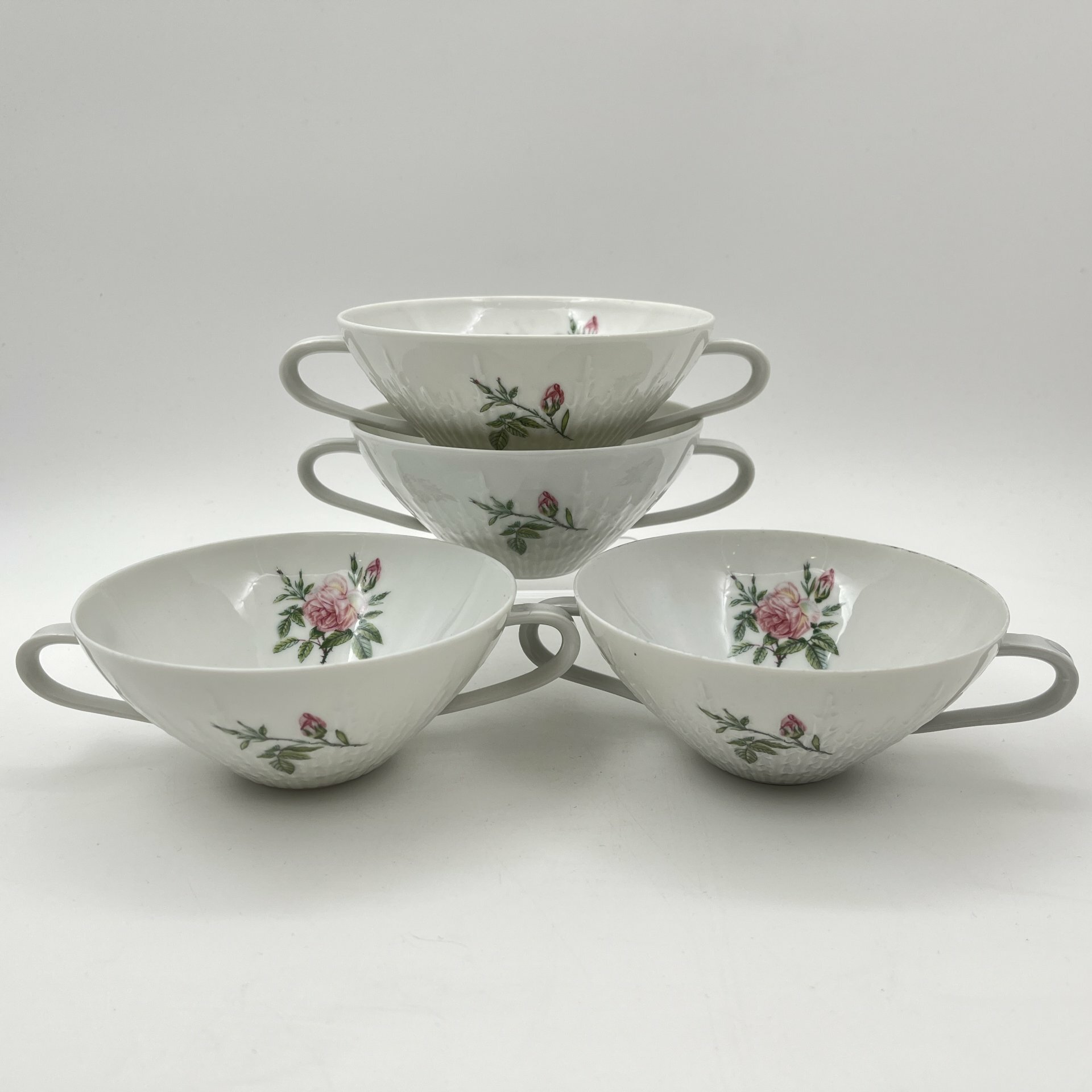 Набор из 4-х чашек для шоколада, декорированых изображением розы, фарфор, деколь