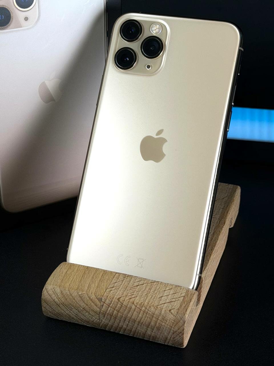 Смартфон Apple iPhone 11 Pro, 64gb, Gold, RU, nano SIM + eSIM (Аккумулятор 97%, не менялся)