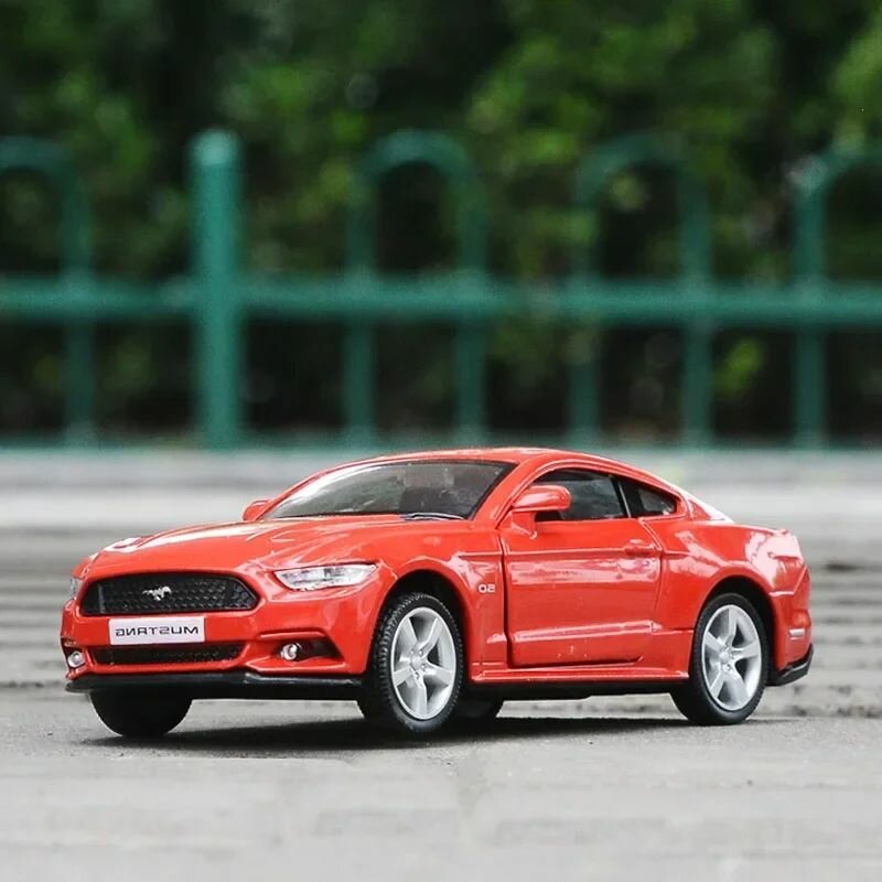 1:36 Ford Mustang GT Toy Car Model, Коллекционная модель машины для взрослых, Игрушечный автомобиль с звуковыми и световыми эффектами для детей