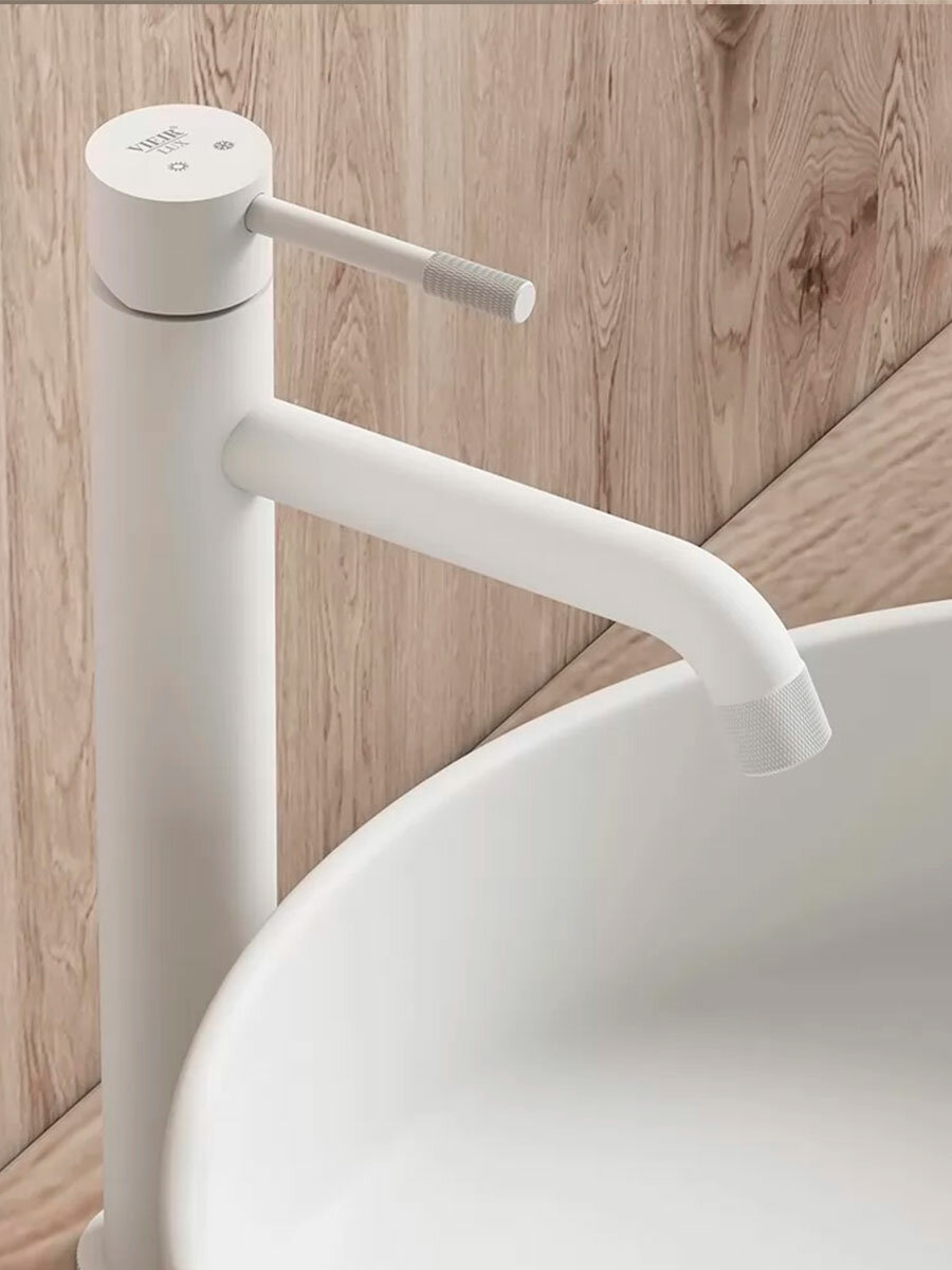 Высокий смеситель для раковины-чаши от бренда Vieir однорычажный литой из латуни V402512-F белый