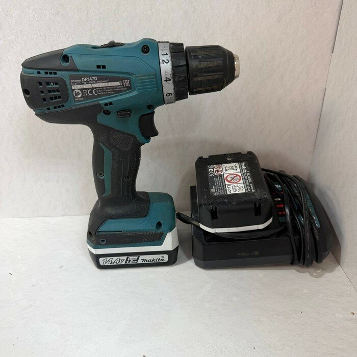 Шуруповерт Makita DF347DWE