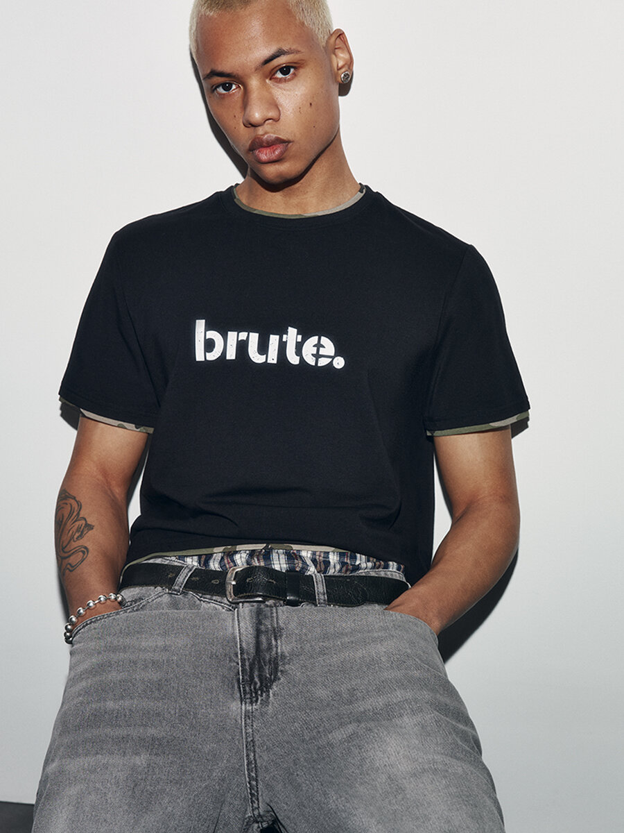 Футболка хлопковая облегающая с принтом и кантом