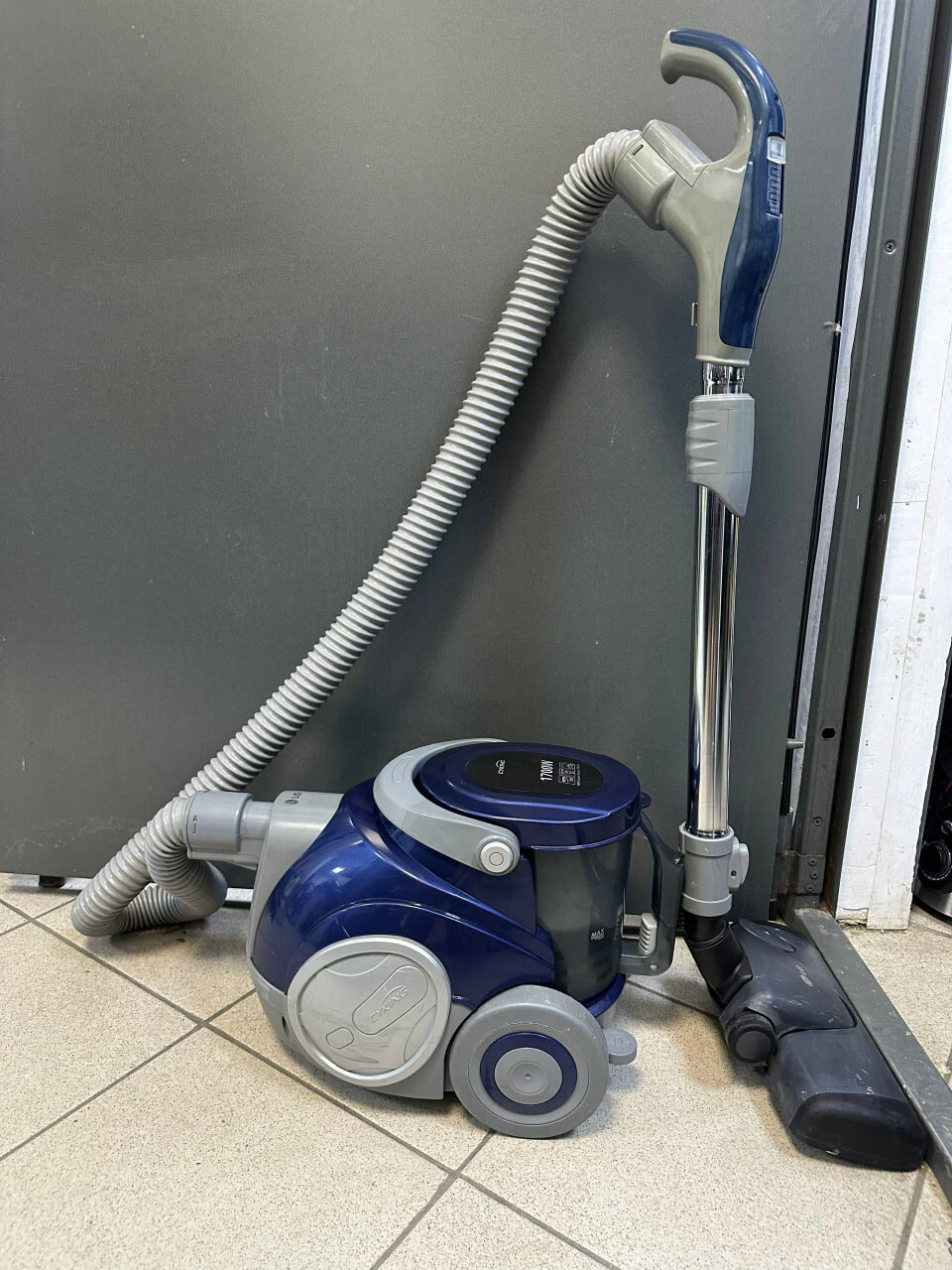 Пылесос LG V-C7B72HT