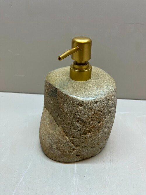 Дозатор для жидкого мыла из речного камня (12х11х13см) DK-014