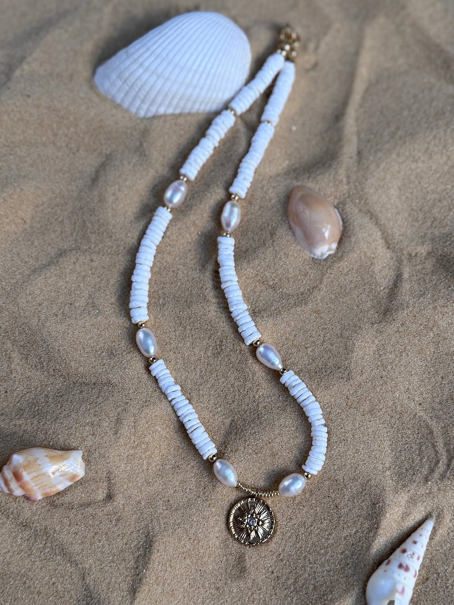 Колье, фианит, ракушка, жемчуг пресноводный
