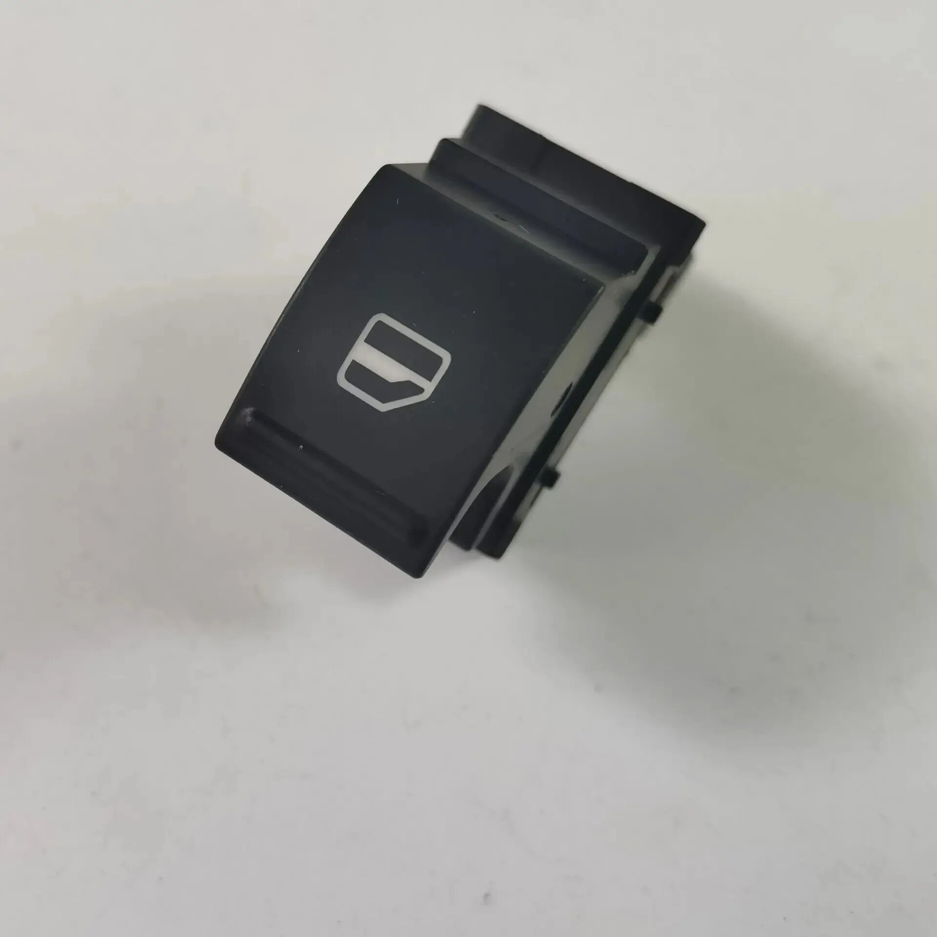 Кнопка стеклоподъемника VW Caddy/Jetta/EOS/Golf/Passat/Polo/Touran
