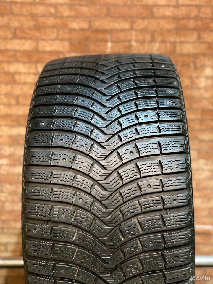 Michelin Latitude X-Ice North 2 + 295/35 R21