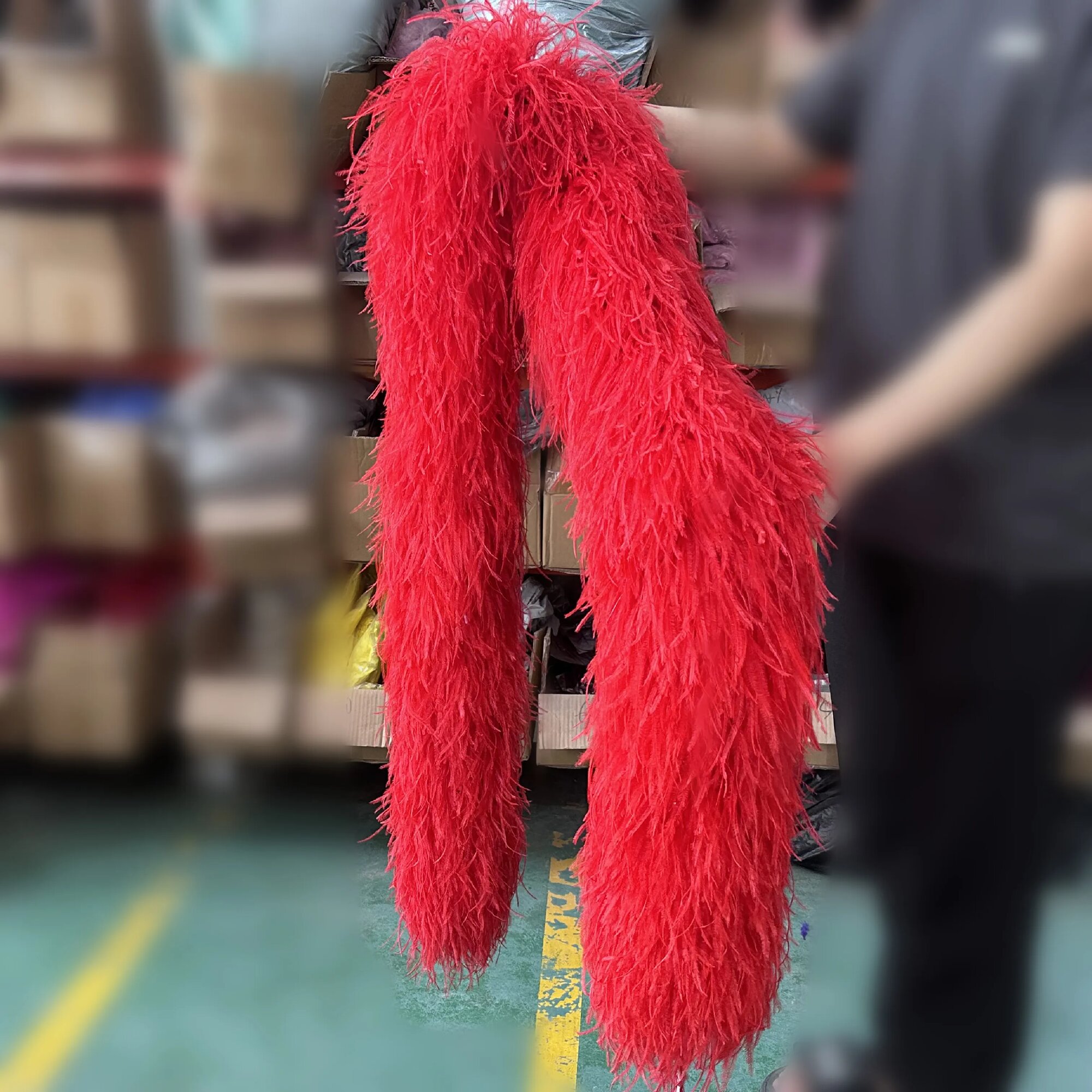 Красный шарф из страусиных перьев 50см 6PLY