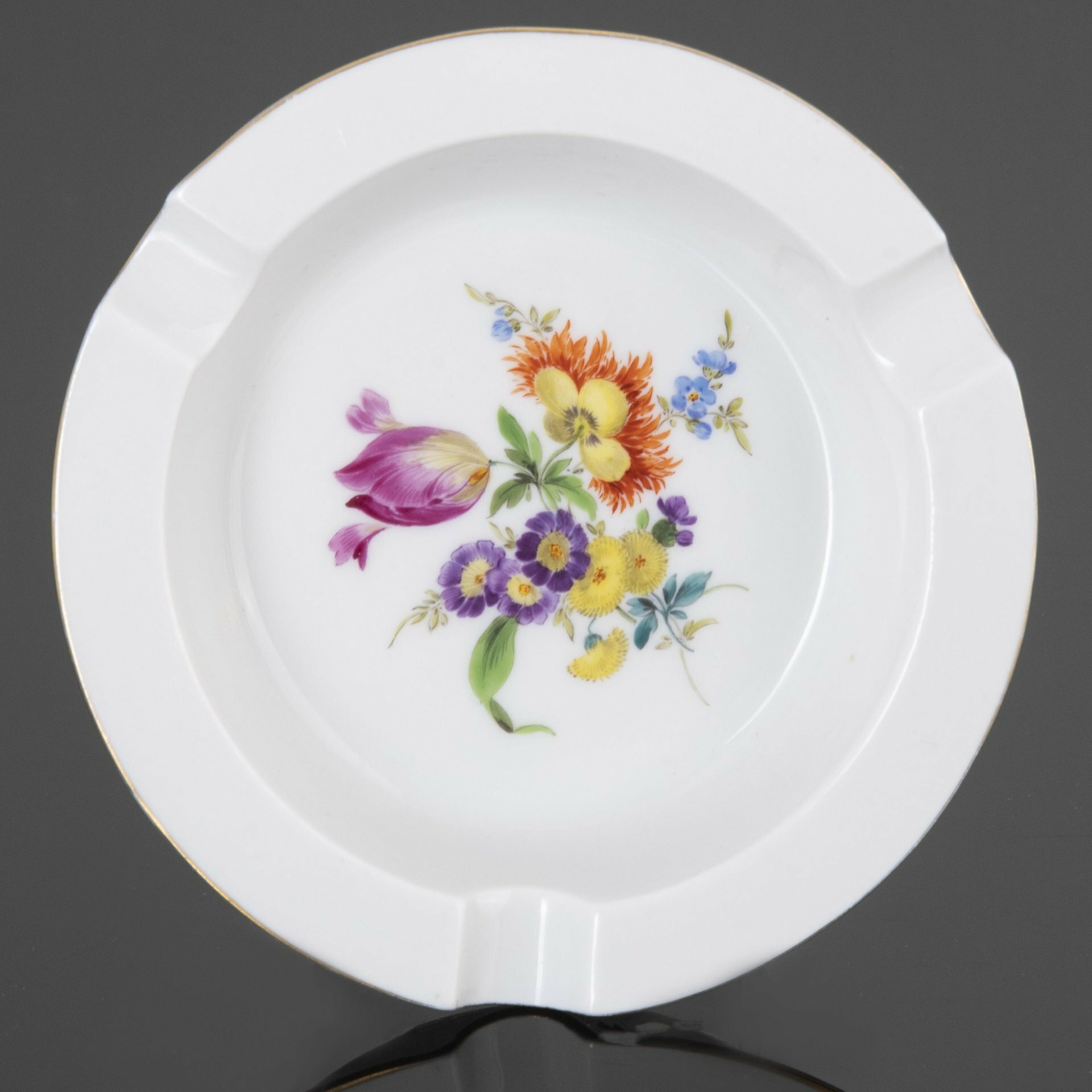 Пепельница, декорированная цветами, Meissen (Мейсенский фарфор)