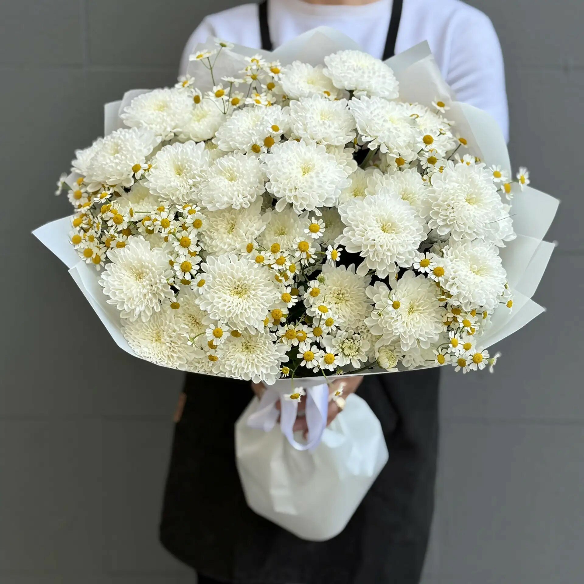 Букет Rybe-Flowers "Хризантемы и ромашки", сборный, белый/желтый