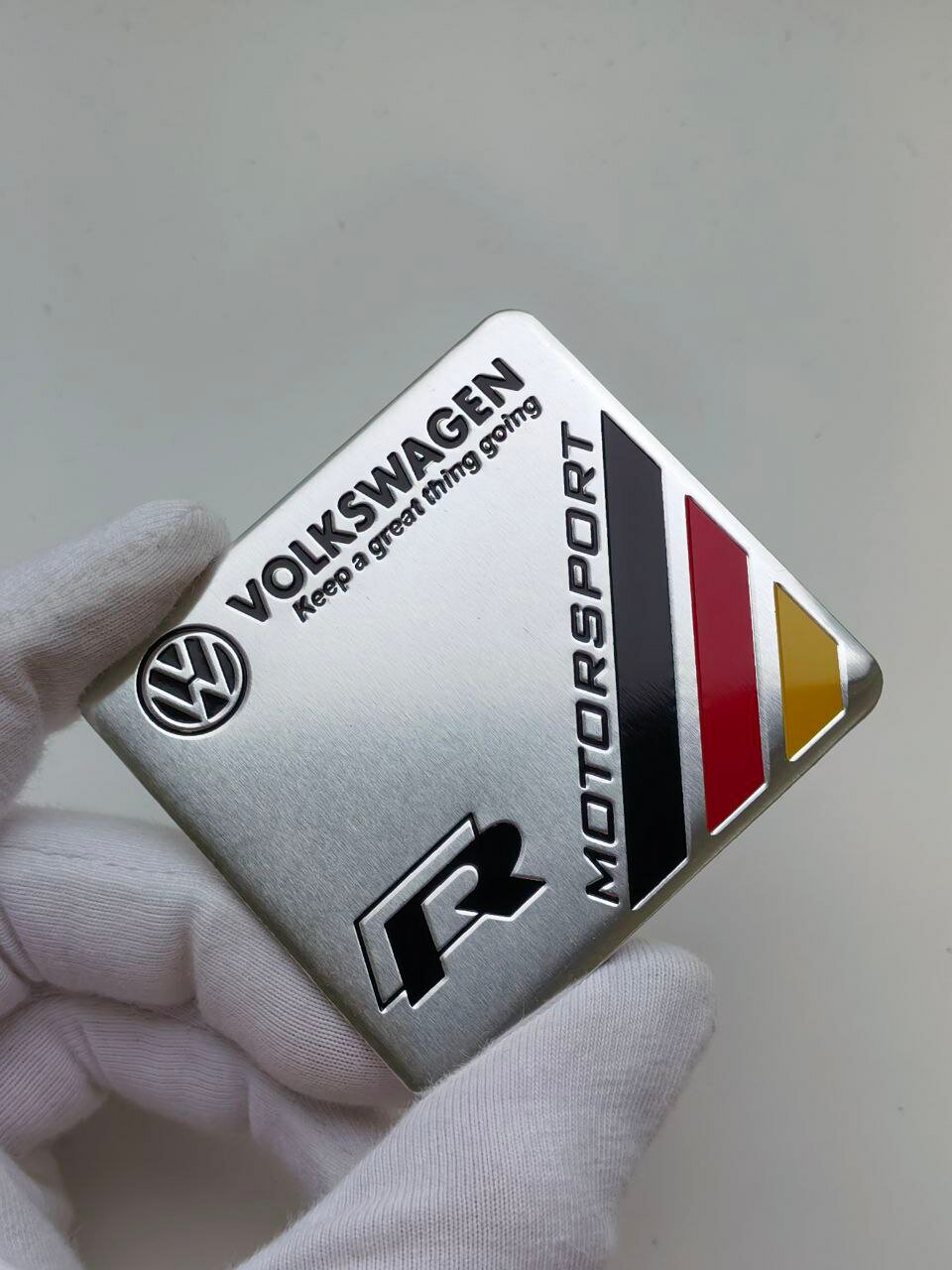 Алюминиевая наклейка 60*55 мм. Volkswagen Motorsport Моторспорт эмблема наклейка на авто Фольксваген 1 шт.