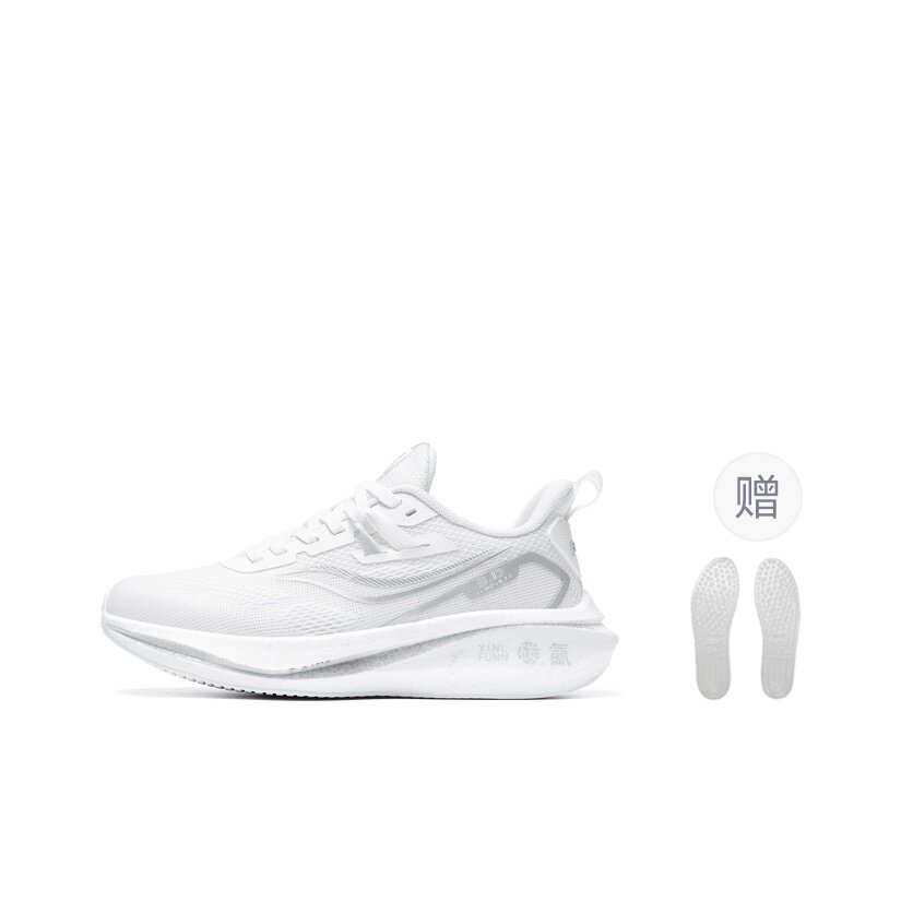 Кроссовки