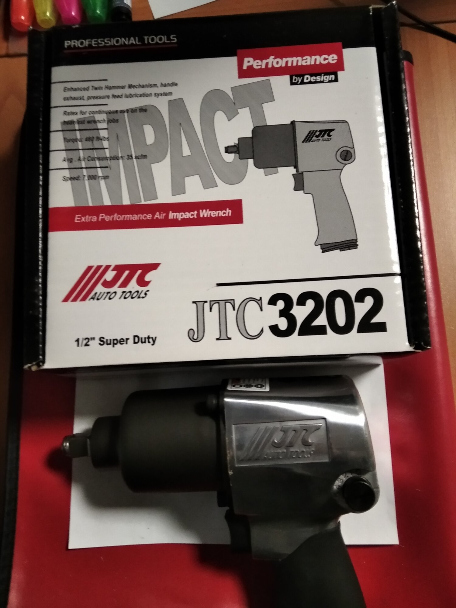 1/2"Пневмогайковерт ударный (640Нм) JTC 3202