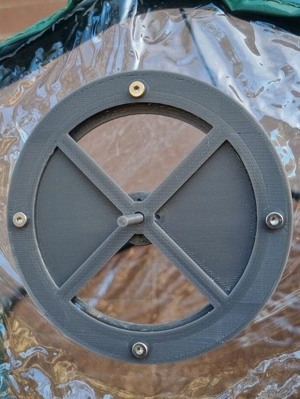 Диффузор для вентиляции теплицы / Форточка для теплицы