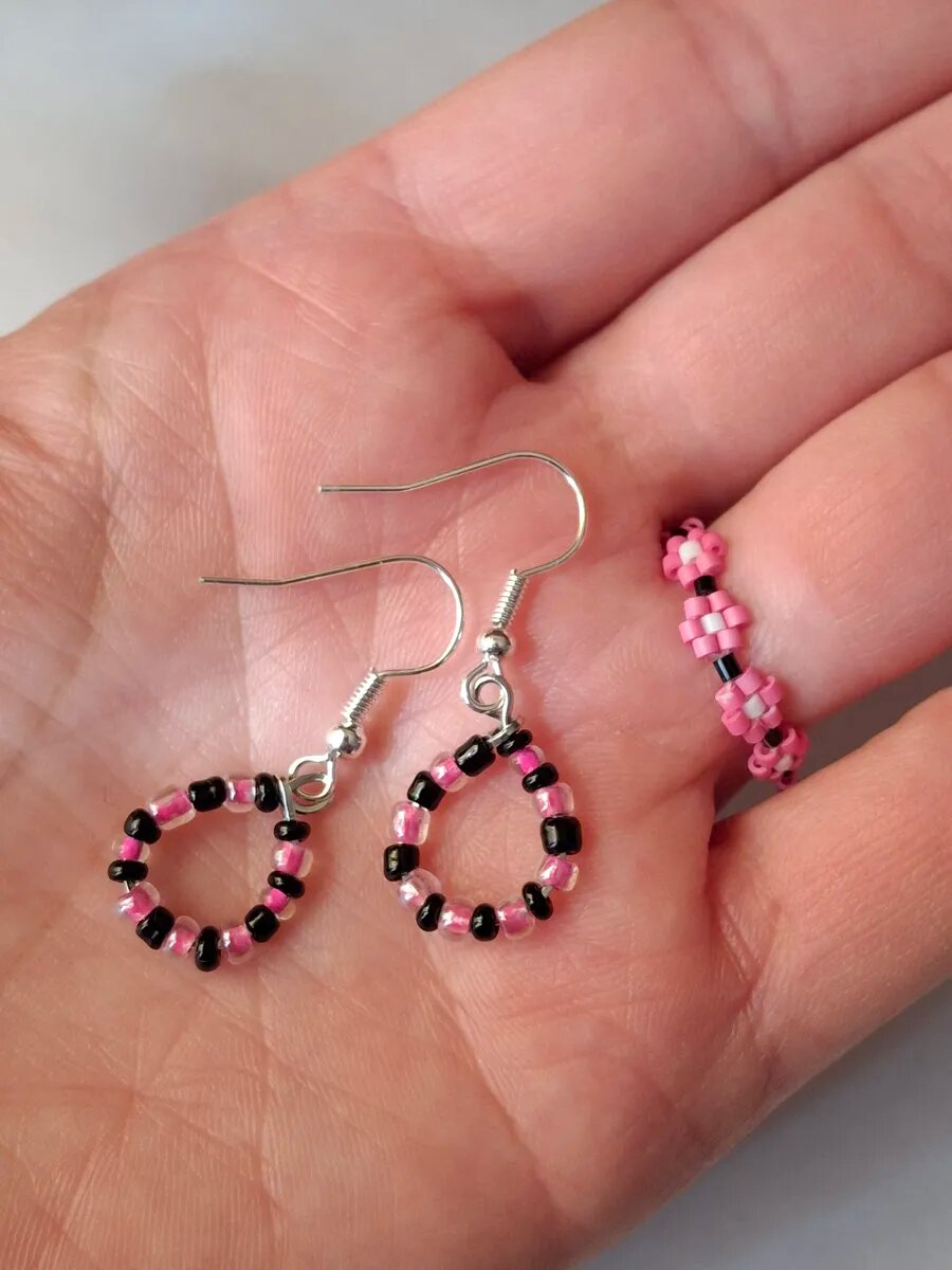 Набор: кольцо и серьги плетеное из бисера "Ромашки" р.16