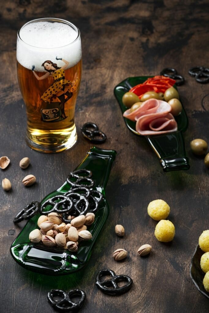 Менажница из бутылки, тарелка "Стекло и Руки", тарелка небольшая стеклянная, 1 шт.