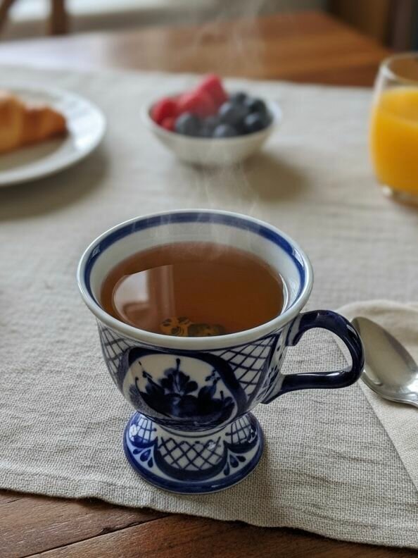 Кружка "Лягушка", фарфор, ручная работа, 340мл, бело-синий, гжель