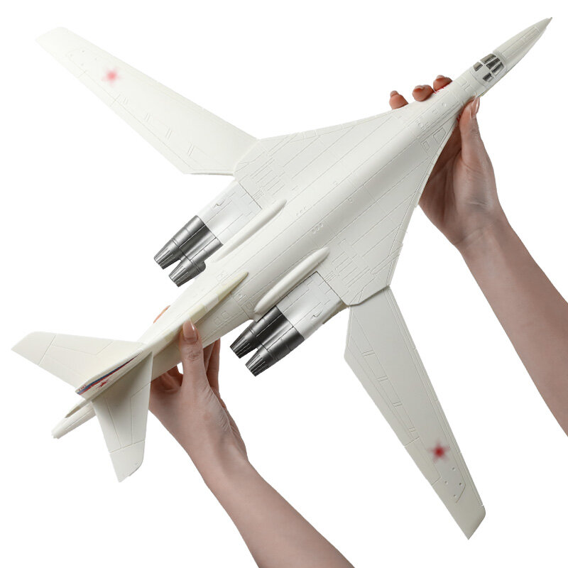 Сборная модель: Стратегический бомбардировщик Ту-160, 1:72, 54 см, подвижное крыло