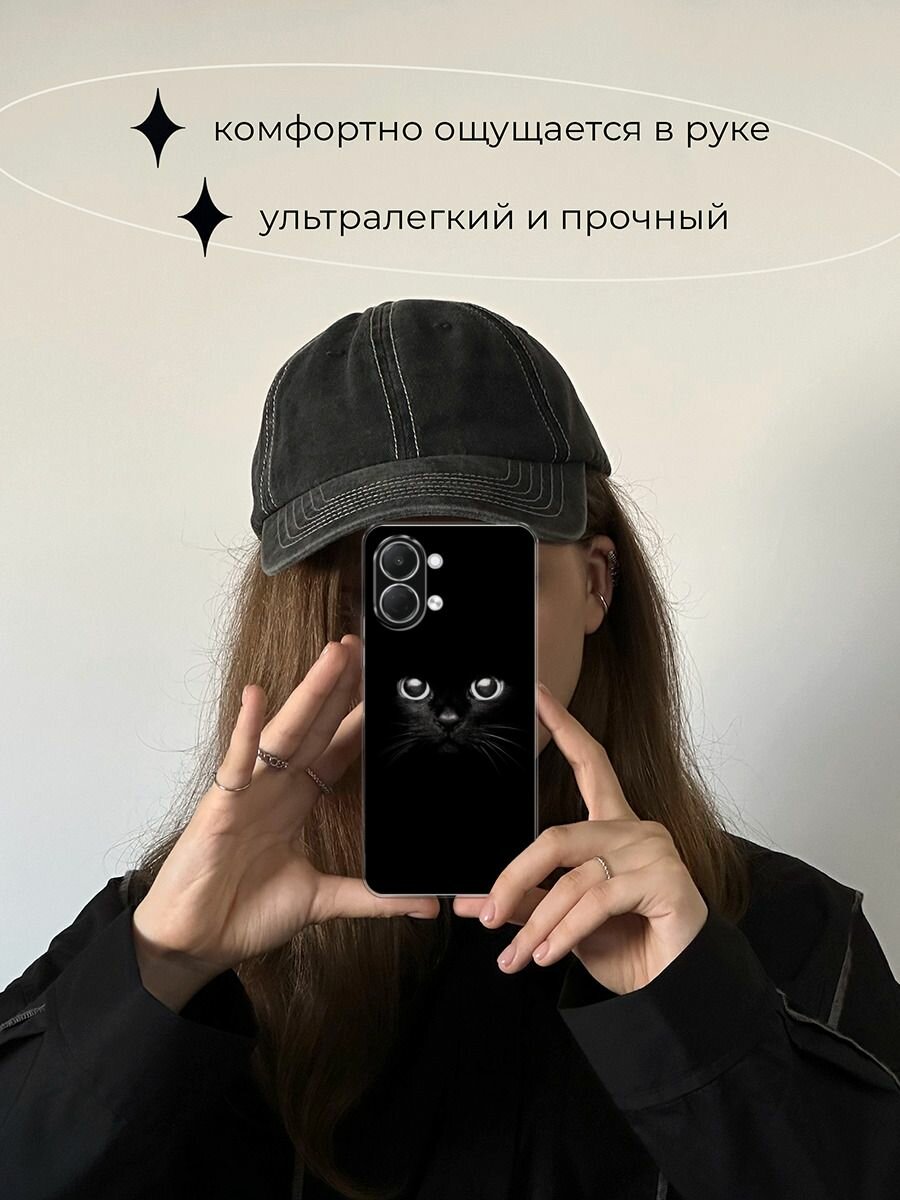Чехол на Tecno Spark Go 3 / Текно Спарк Го 3 с принтом Взгляд черной кошки — фото 1
