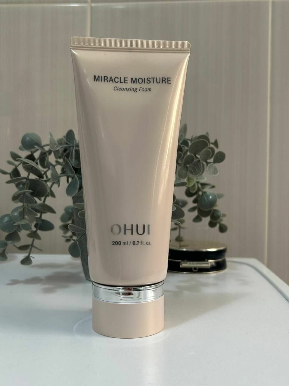 Гипоаллергенная корейская увлажняющая пенка для умывания с керамидами O HUI miracle moisture cleansing foam 200ml