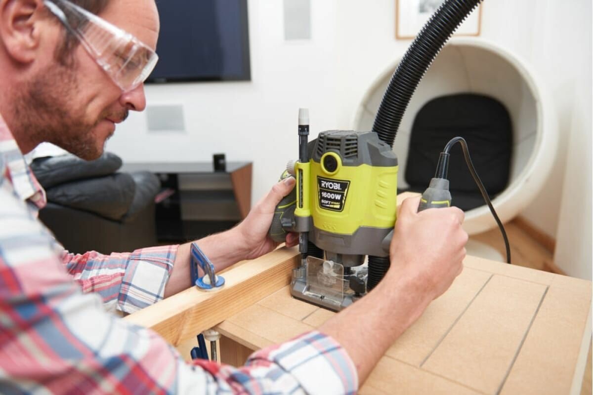 Фрезерная машина Ryobi RRT1600-K 5133004796 — фото 1